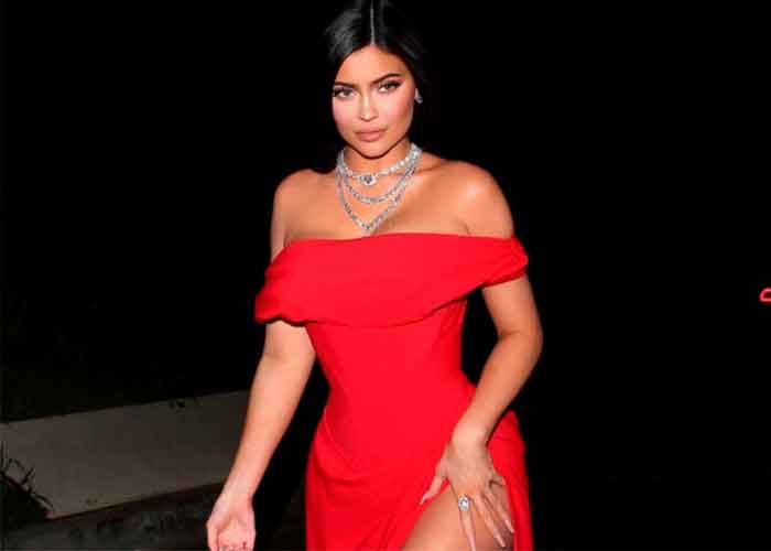 Kylie Jenner First Woman With 300 Million Followers On Instagram